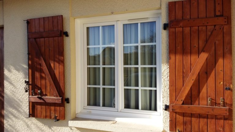 Menuiseries PVC blanc à Lons | Falliero